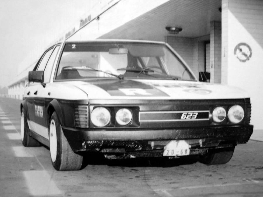 Tatra 623 GTH Safety Car 1992 года выпуска. Фото 6. VERcity